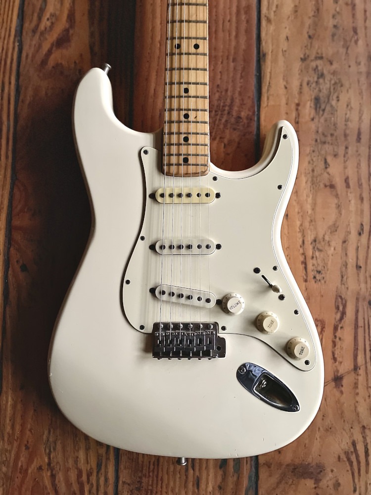 1972 Fender Stratocaster - String Tree Guitars